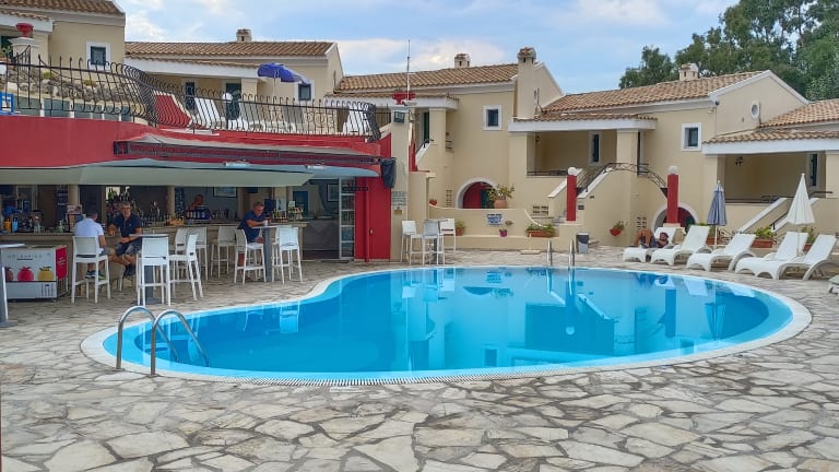 Mediterranean Blue (Kávos): Alle Infos zum Hotel
