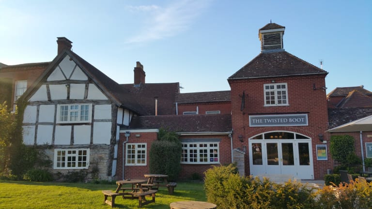 Kings Court Hotel (Alcester): Alle Infos zum Hotel