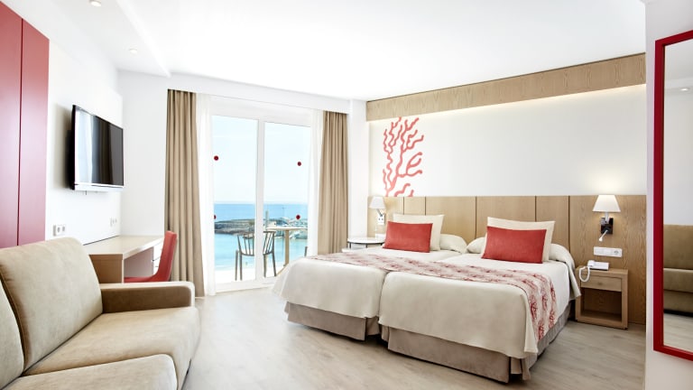 Universal Hotel Perla (S'Illot / L'Illot): Alle Infos zum Hotel